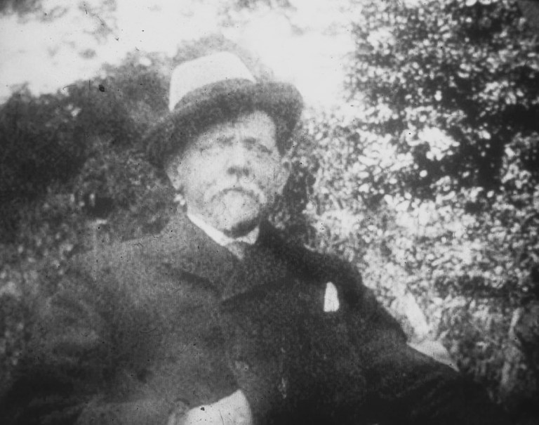 Frederick Englebert Kny – Bohemian glass engraver – Radnor Street Cemetery